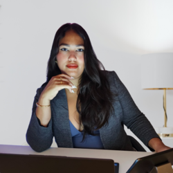 Cindy Leal - Contrata.com